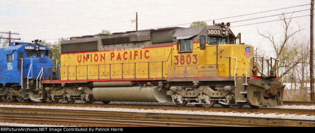 UP 3803 SD40-2 and CR 558 X-ATSF 8091 C30-7 idling at the east end of CSX Gentilly Yard in New ...